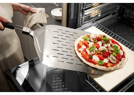 Gefu - Geperforeerde Pizzaschep met Inklapbare Handgreep 63x32 cm - Les ...